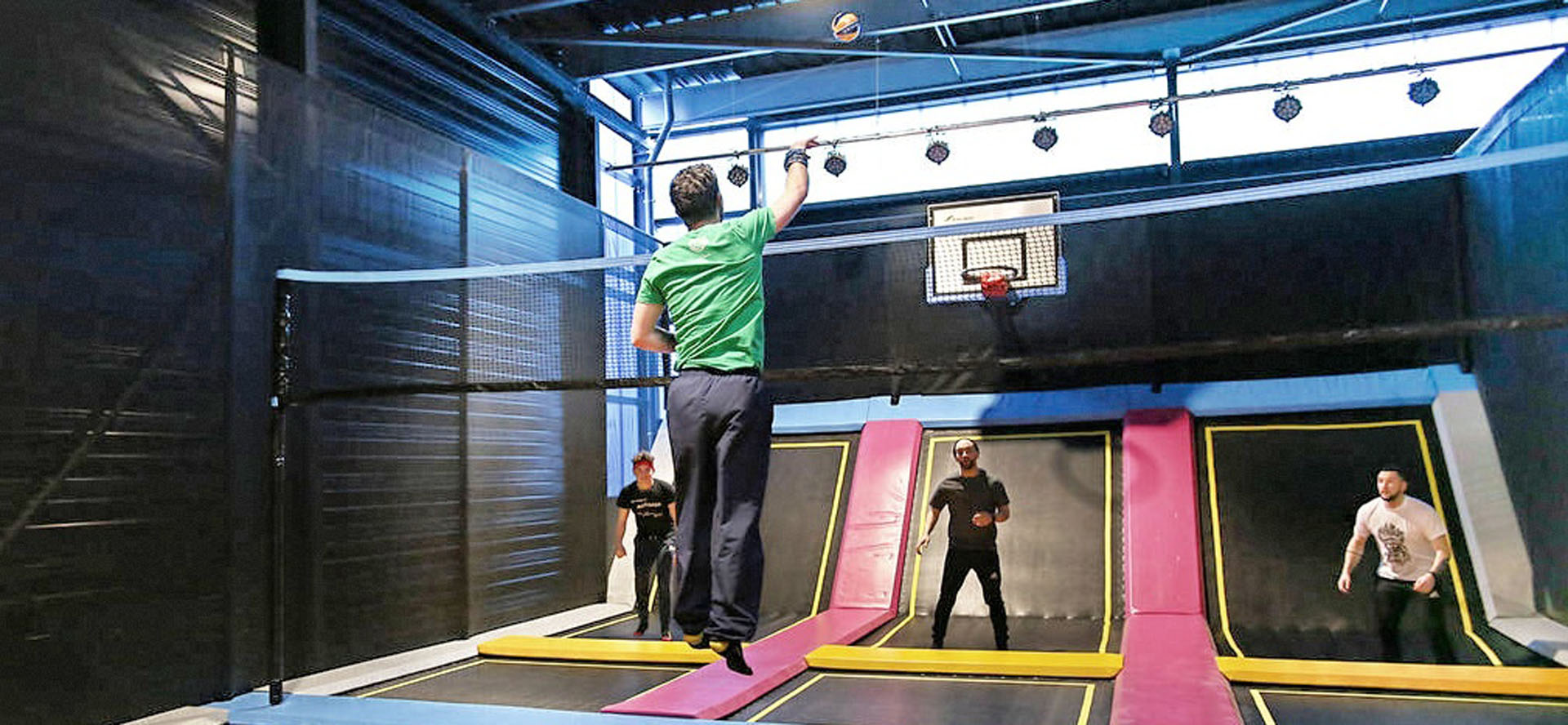 Le plus grand trampoline park de l'ouest - Nantes - Accueil - Trampoline 44