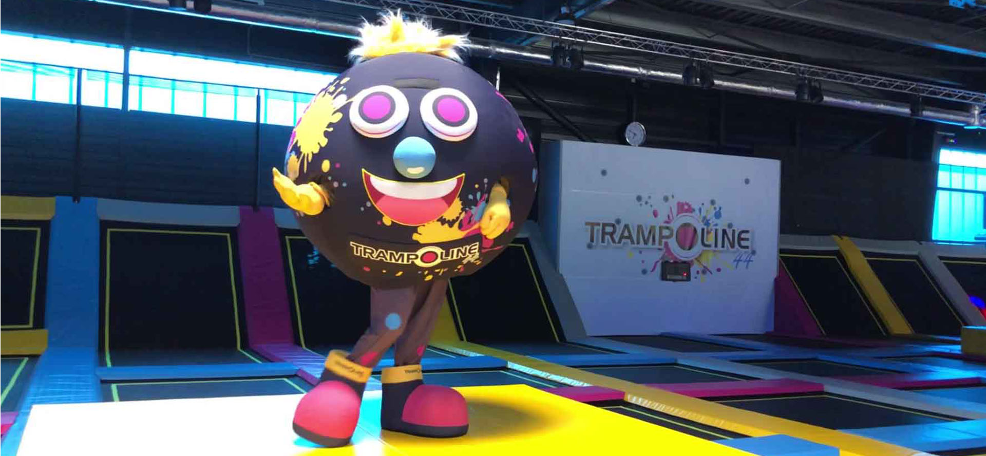 Le plus grand trampoline park de l'ouest - Nantes - Accueil - Trampoline 44